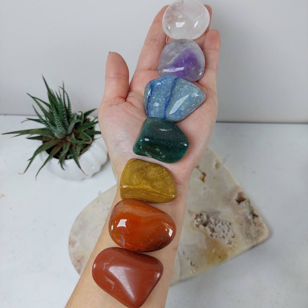 Comprar Kit 7 Chakras Pedras Roladas Naturais - a partir de R$19,00 - SAJ Cristais - Pedras e ...