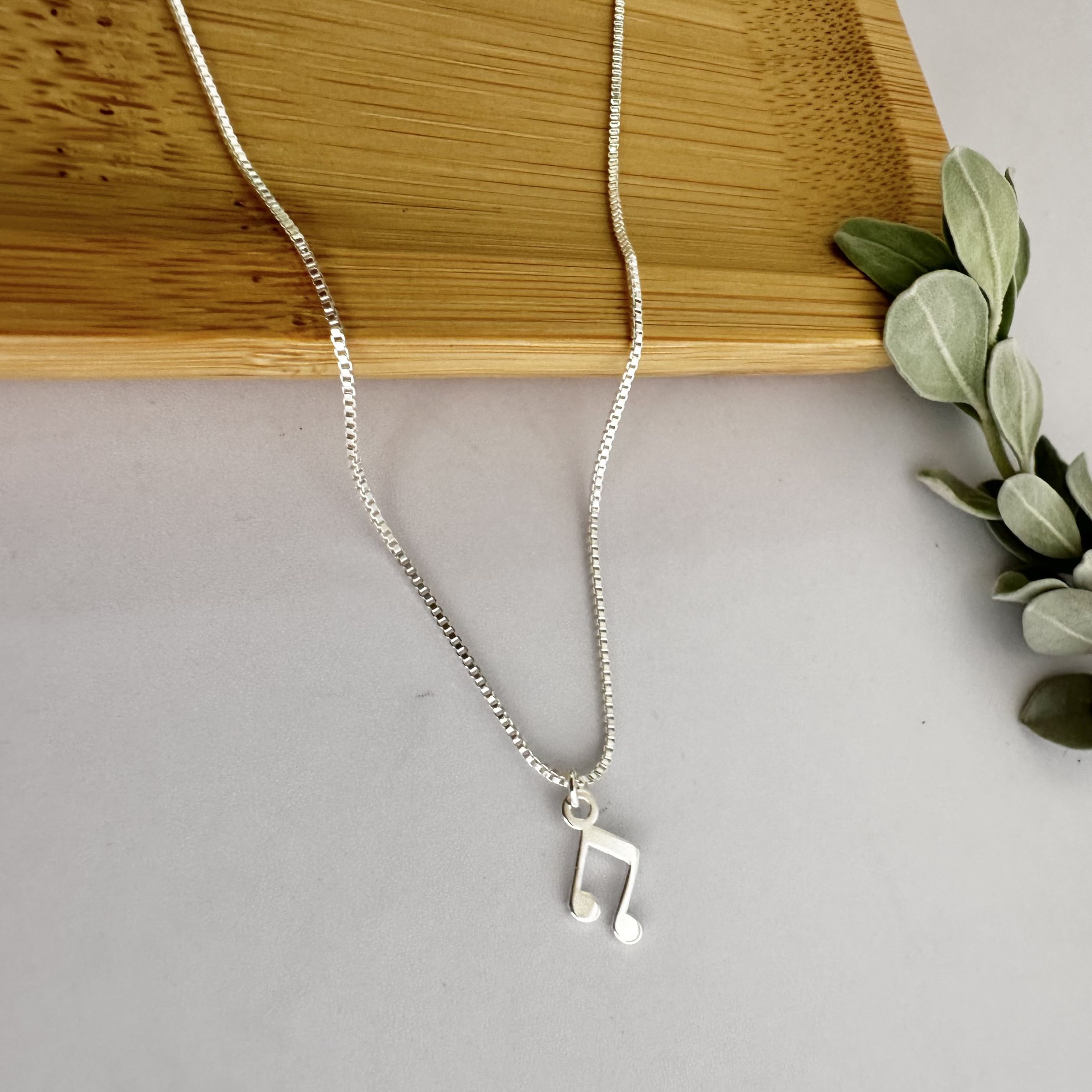 Comprar Colar nota musical - a partir de R$12,38 - Enfeitário ...