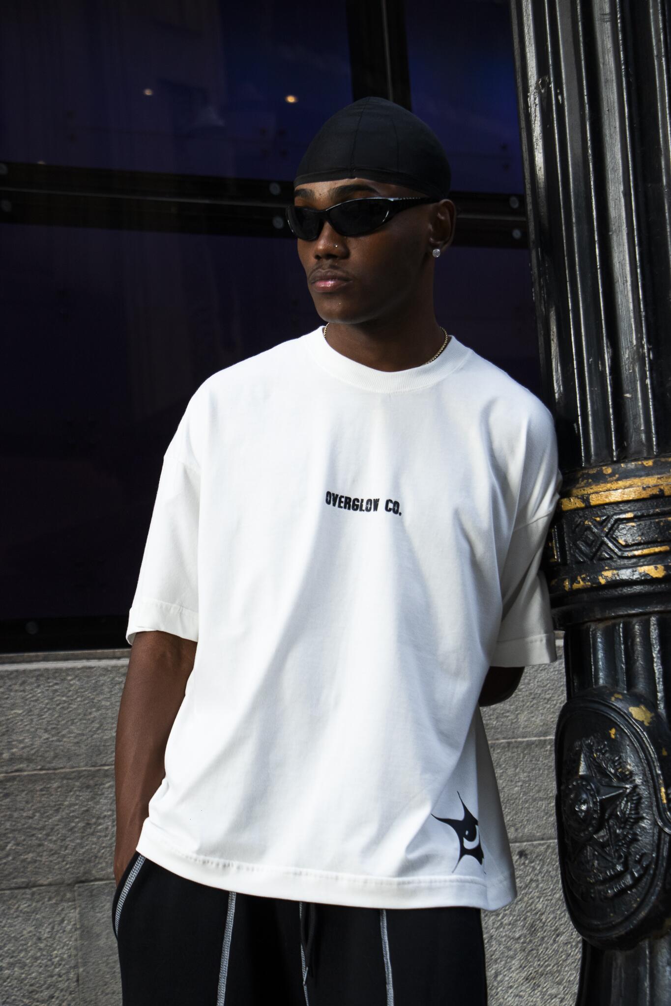 Comprar Camiseta Boxy Eyes - a partir de R$111,45 - Overglow co