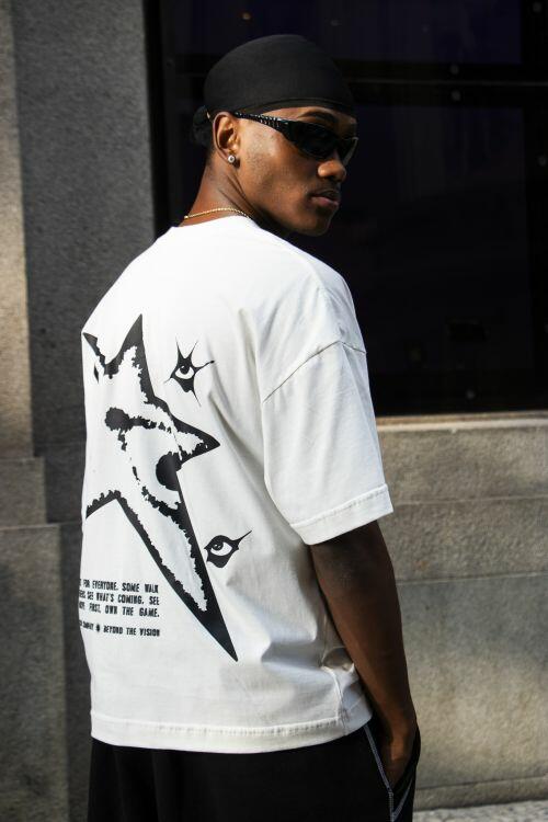 Comprar Camiseta Boxy Eyes - a partir de R$111,45 - Overglow co