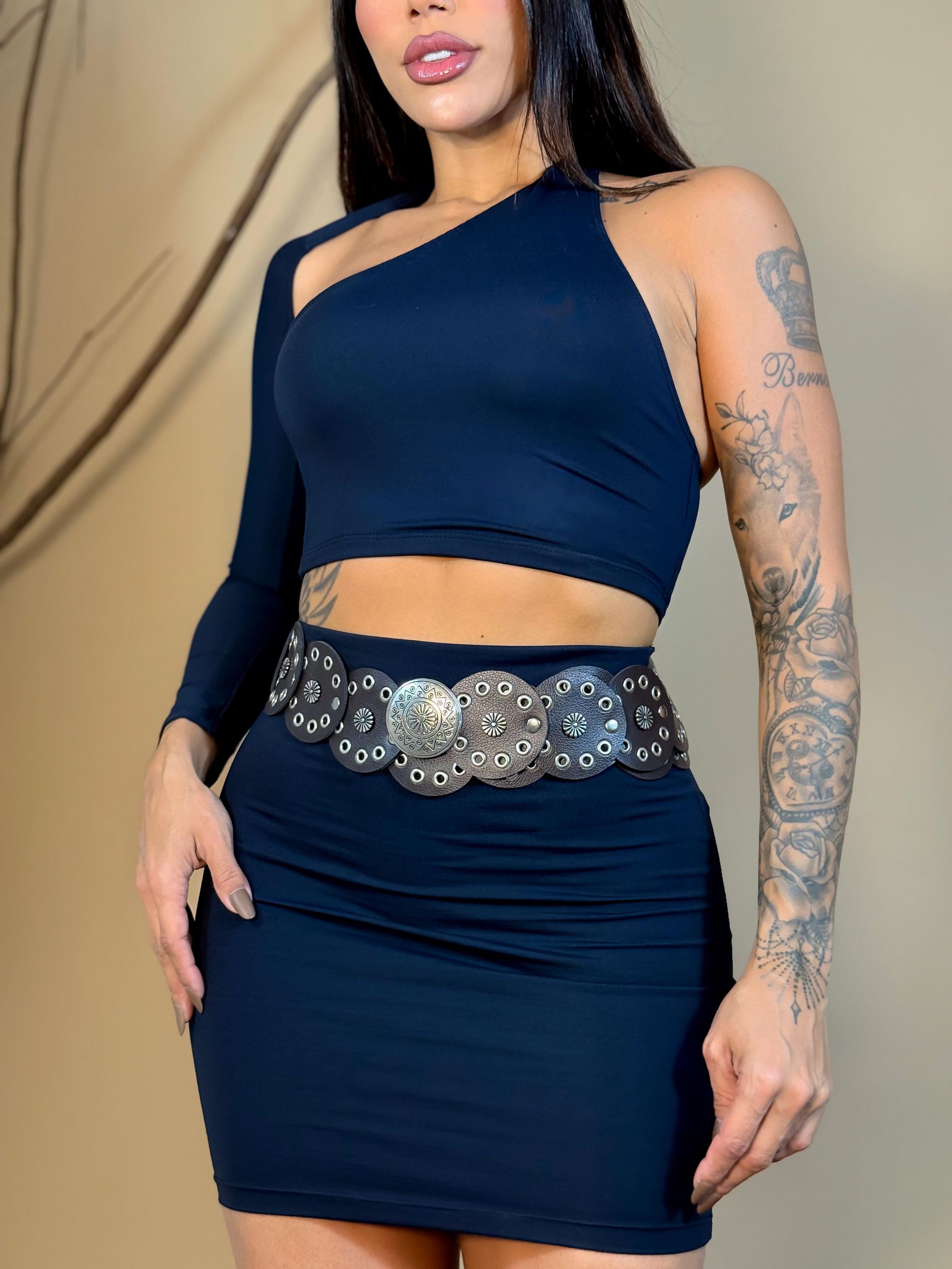 Cropped Ruby ? Um Ombro Só e Manga Longa - a partir de R$53,35