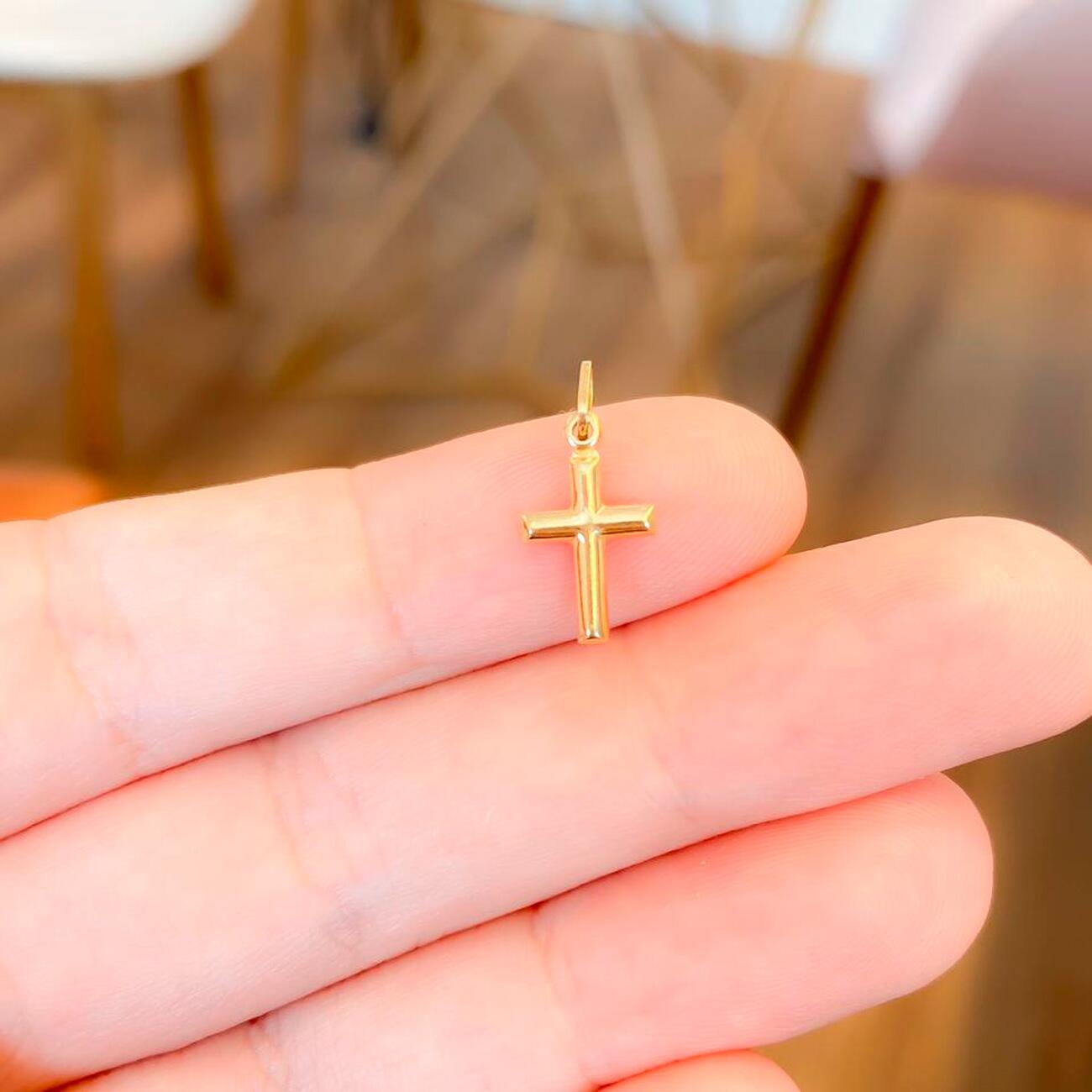 Comprar Mini Crucifixo em Ouro 18k - a partir de R$579,50 - Petit ...