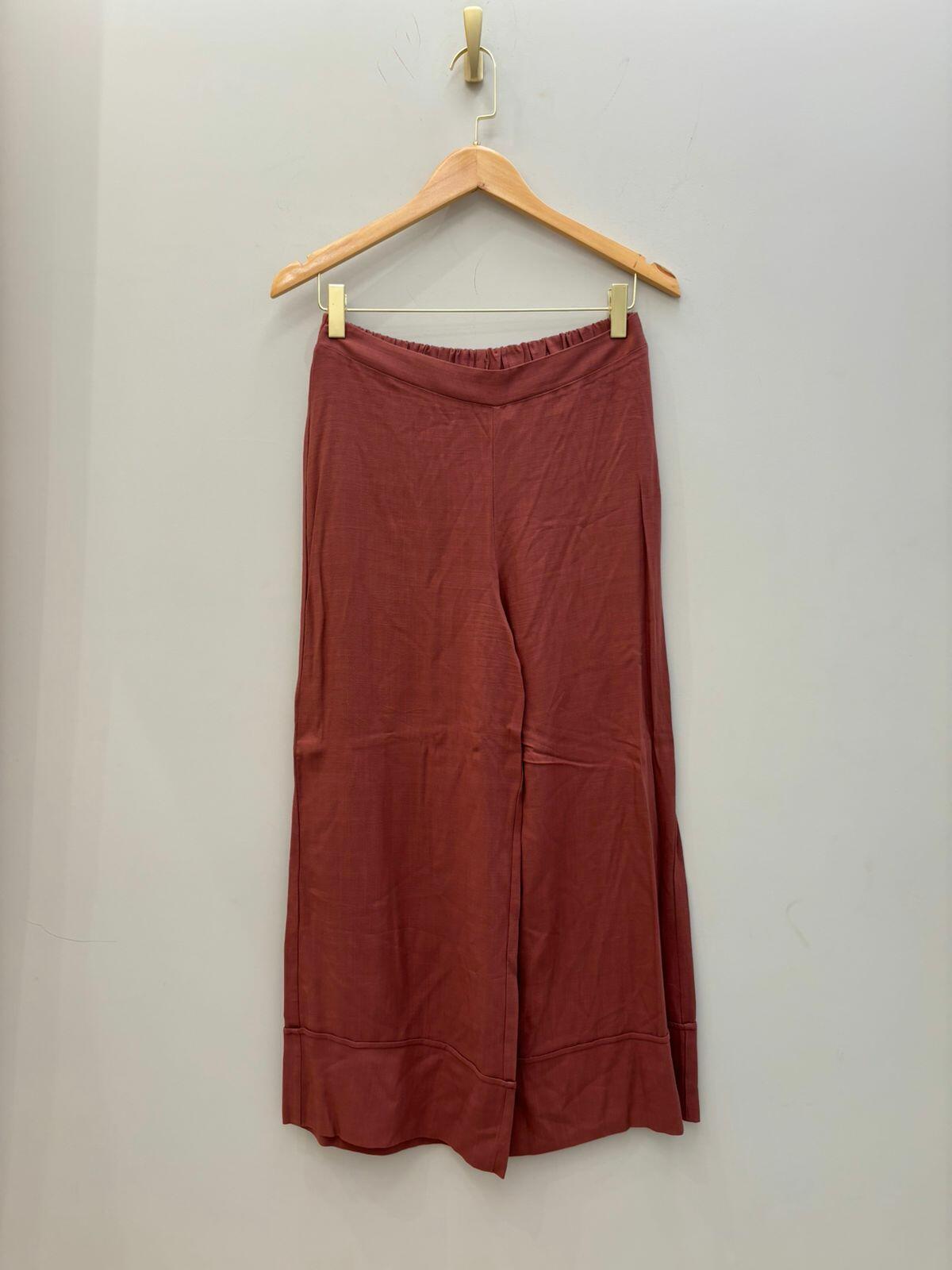 Comprar Calça Wide de Pano - R$100,00