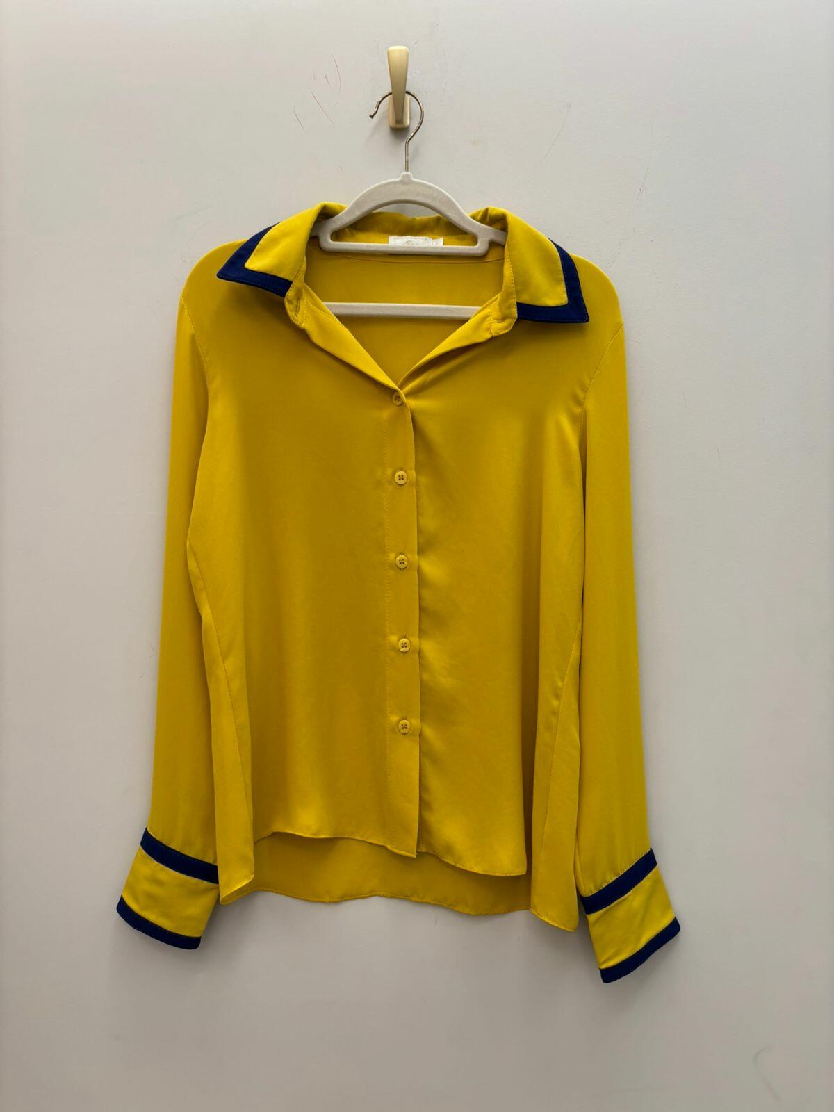 Comprar Camisa Amarela com Detalhes em Azul Marinho - R$120,00 - ARMCOM