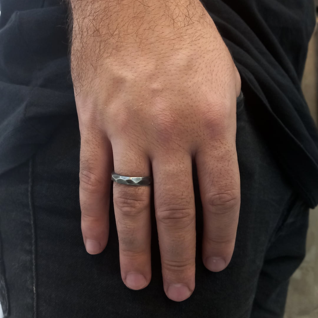 Comprar Anel classico facetado - R$299,00 - Vulcano Joias