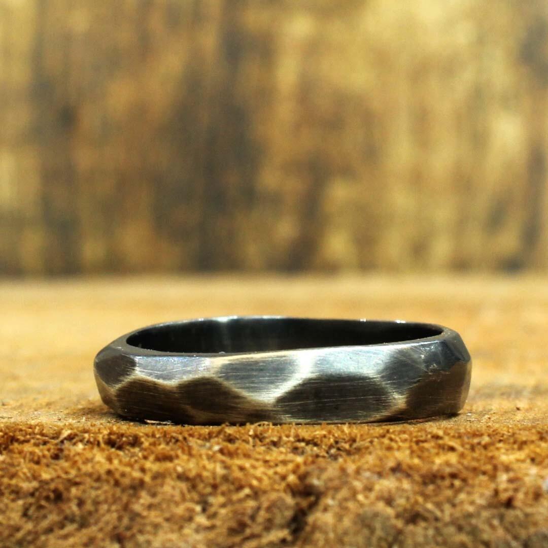 Comprar Anel classico facetado - R$299,00 - Vulcano Joias