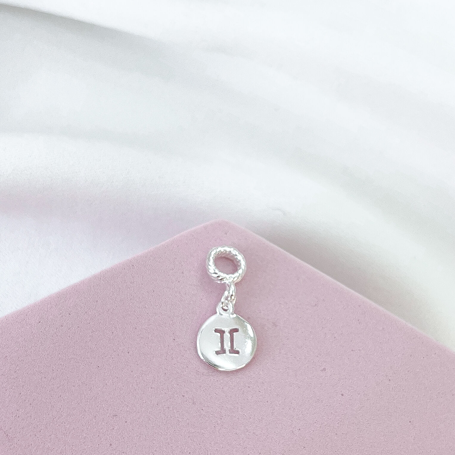 Comprar Berloques Signos - a partir de R$19,85 - Lilly Store | Atacado e varejo de semijoias ...