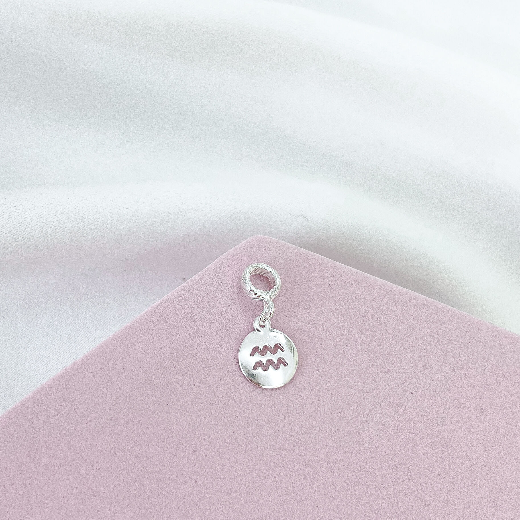 Comprar Berloques Signos - a partir de R$19,85 - Lilly Store | Atacado e varejo de semijoias ...