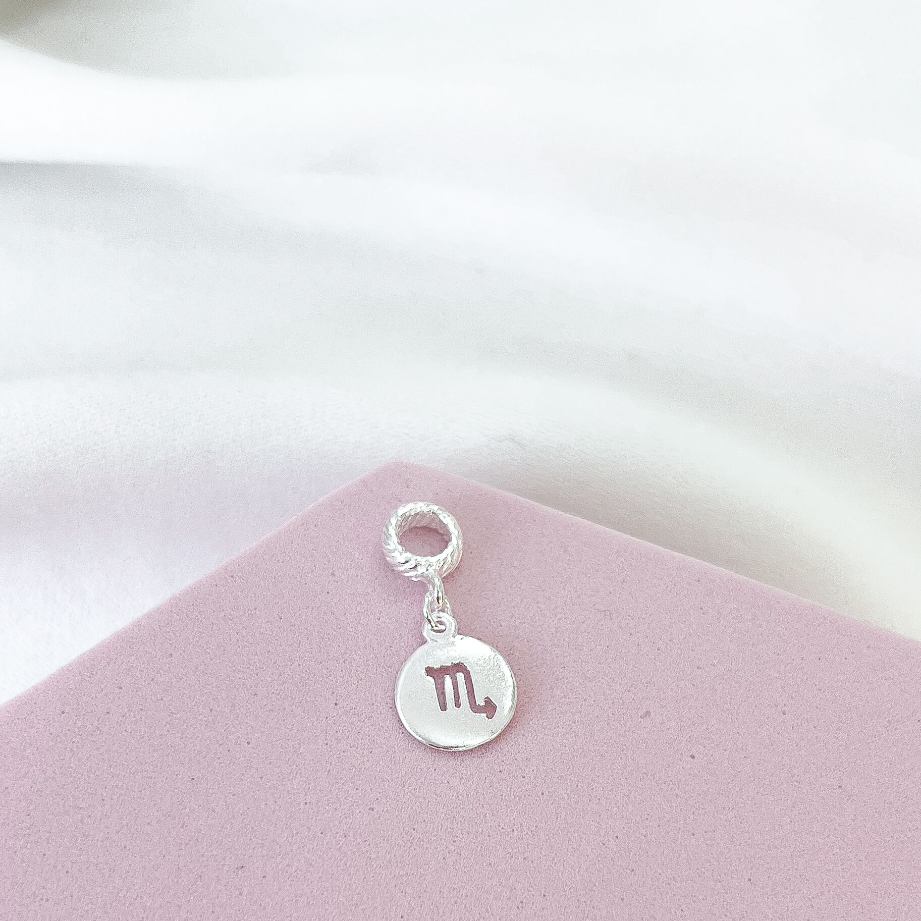 Comprar Berloques Signos - a partir de R$19,85 - Lilly Store | Atacado e varejo de semijoias ...