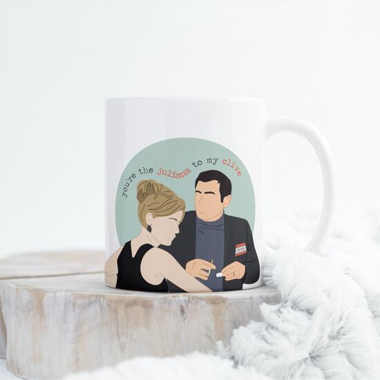 Comprar Caneca Modern Family - Juliana and Clive - a partir de R$53,35