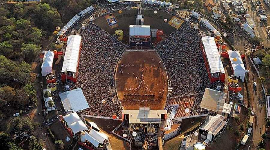 O Espetáculo Magnífico da Festa de Peão de Barretos: Uma Celebração ...