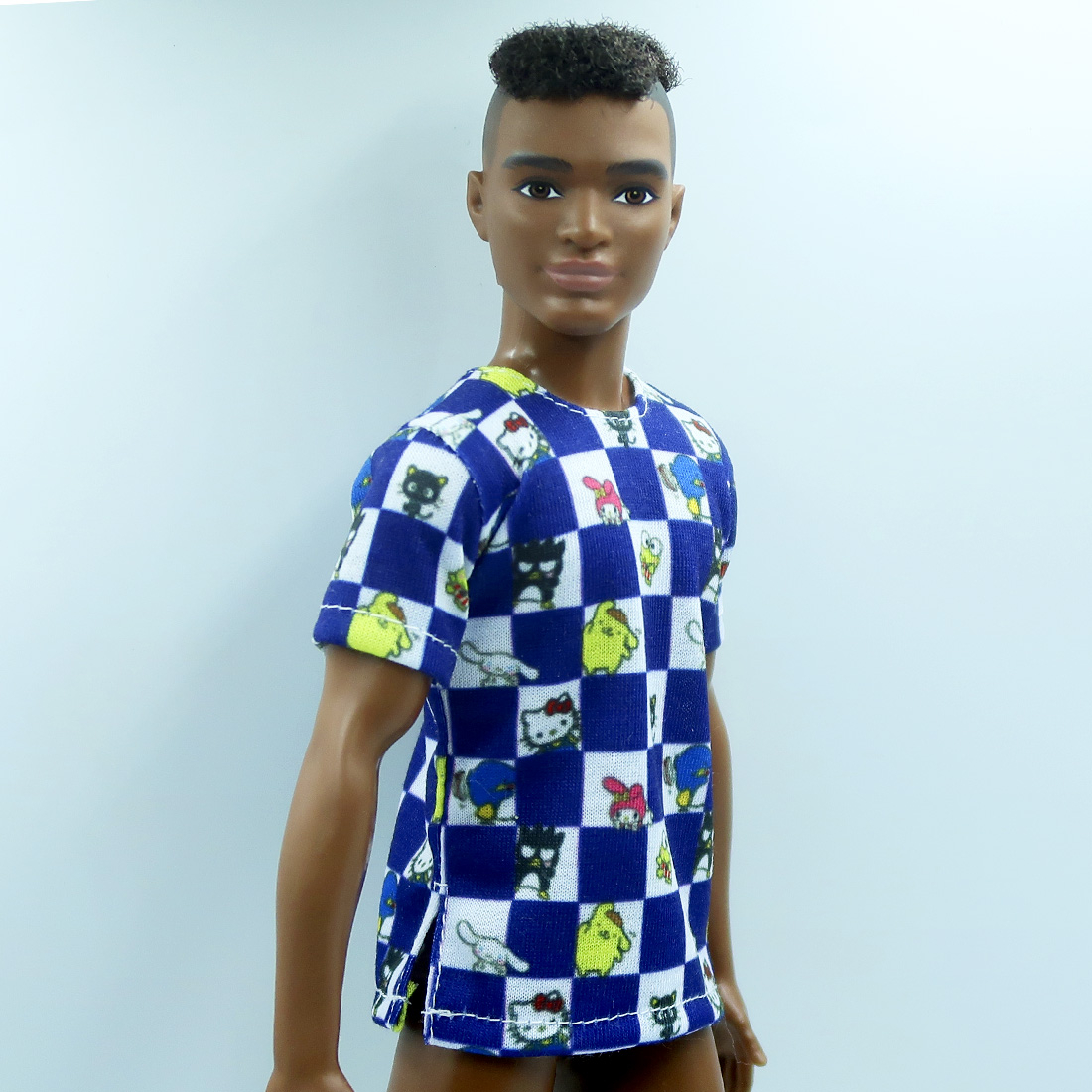 Comprar Blusa Ken Estampa Amigos Hello Kitty, Abertura Lateral - Bella Doll