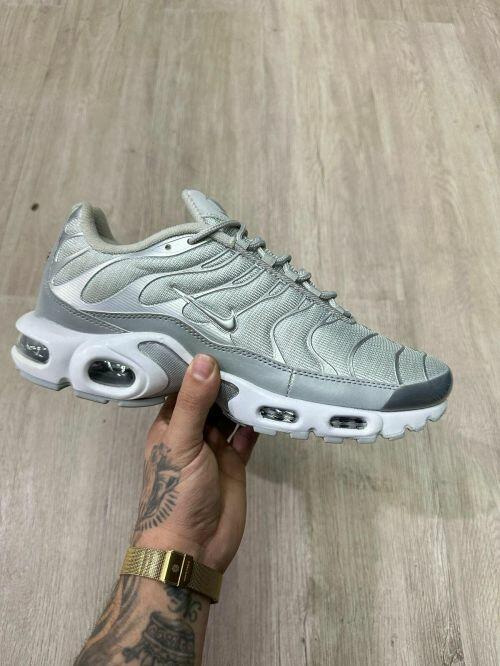 Comprar Air Max TN Plus Silver - R$300,00 - Brás Conceito