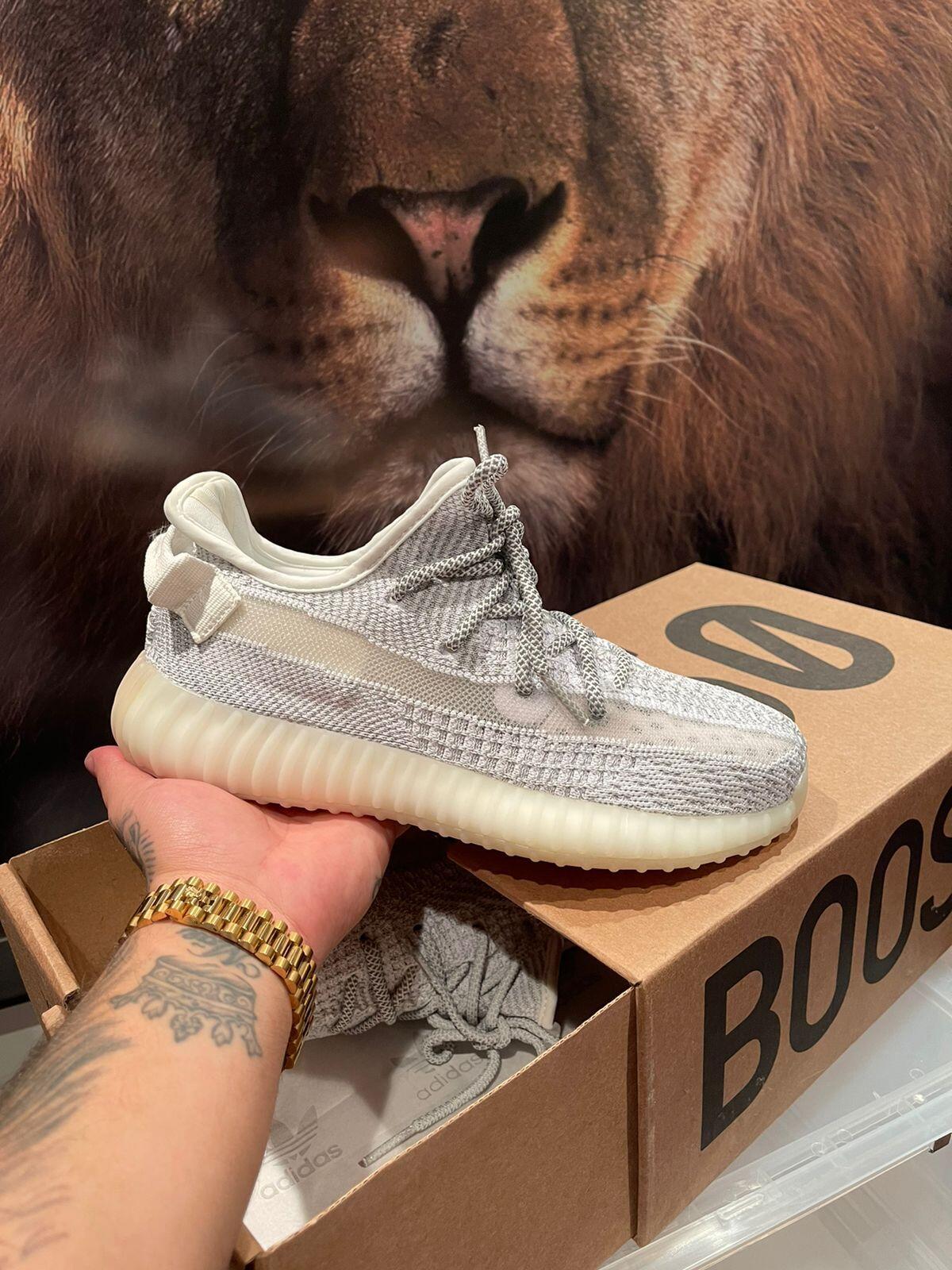 Comprar Tênis Adidas Yeezy Boost - Supply Gold - R$450,00