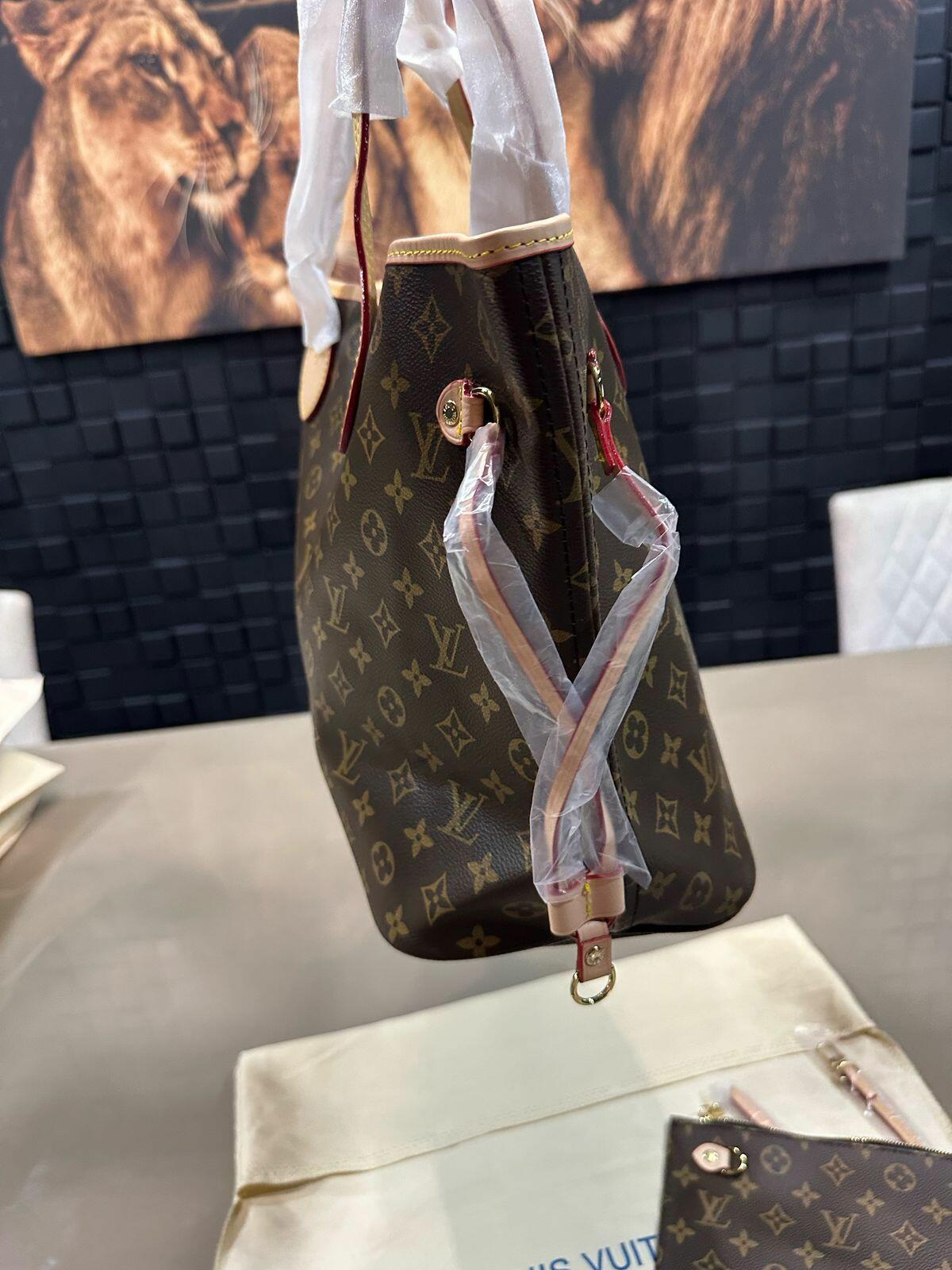 Comprar Louis Vuitton Neverfull Monogram Beige - R$1.700,00