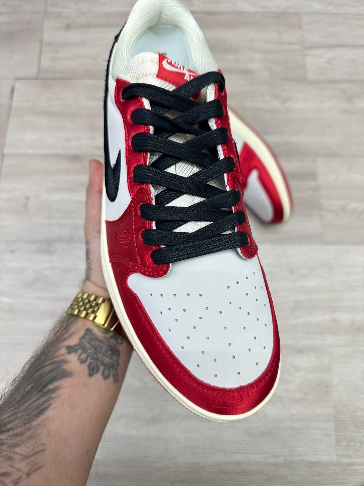 Comprar Air Jordan 1 Retro Low OG - R$900,00