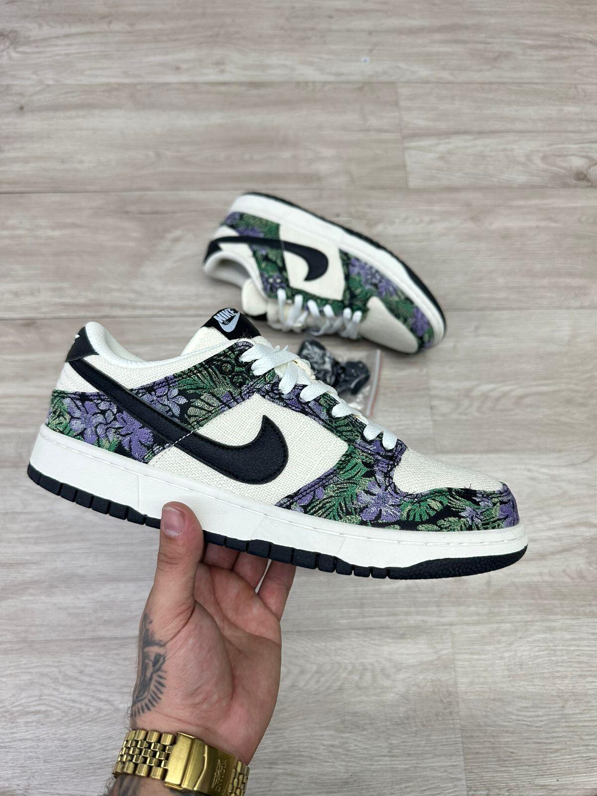 Comprar Dunk Low ?Floral Tapestry? - R$800,00