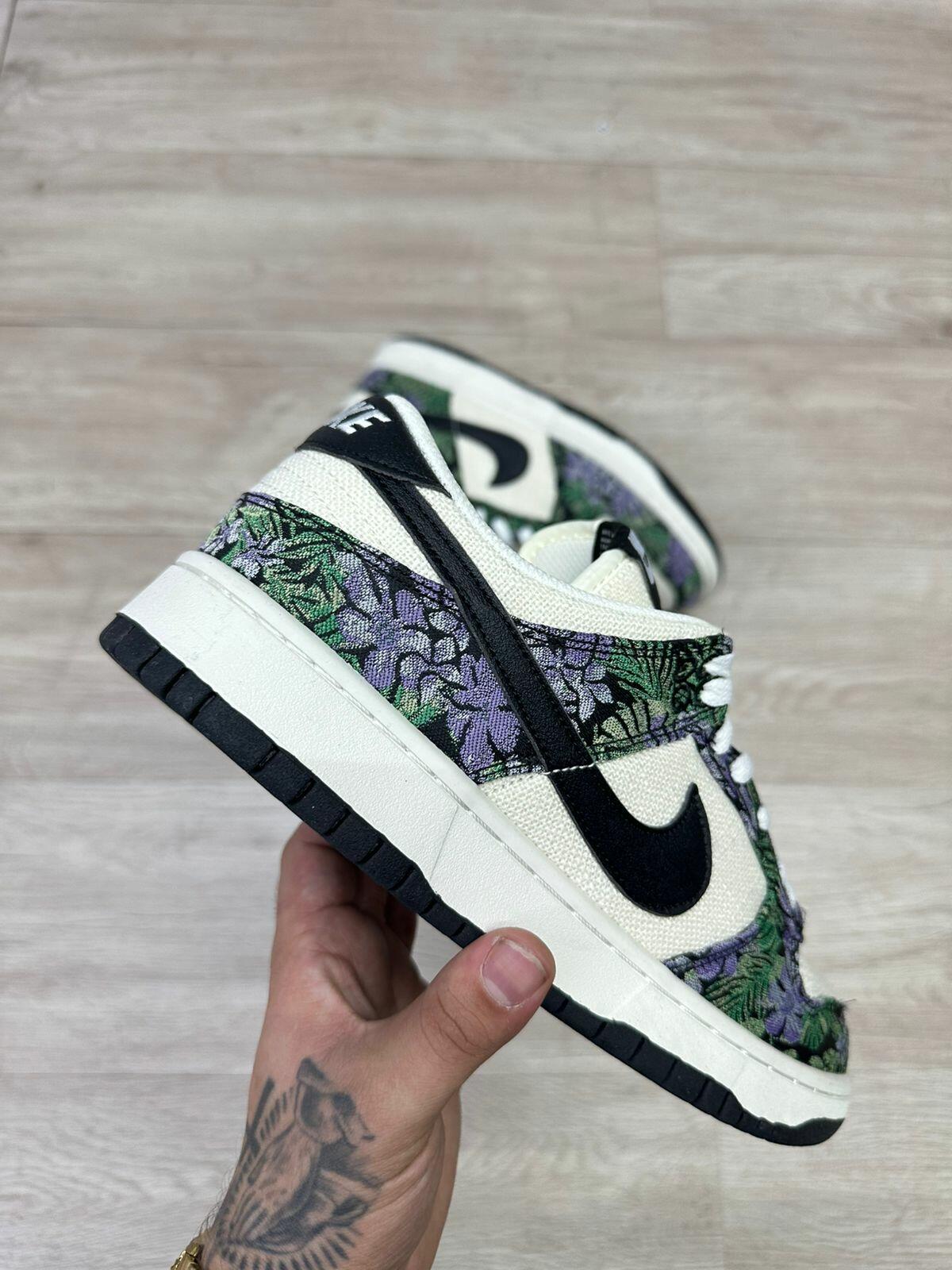 Comprar Dunk Low ?Floral Tapestry? - R$800,00