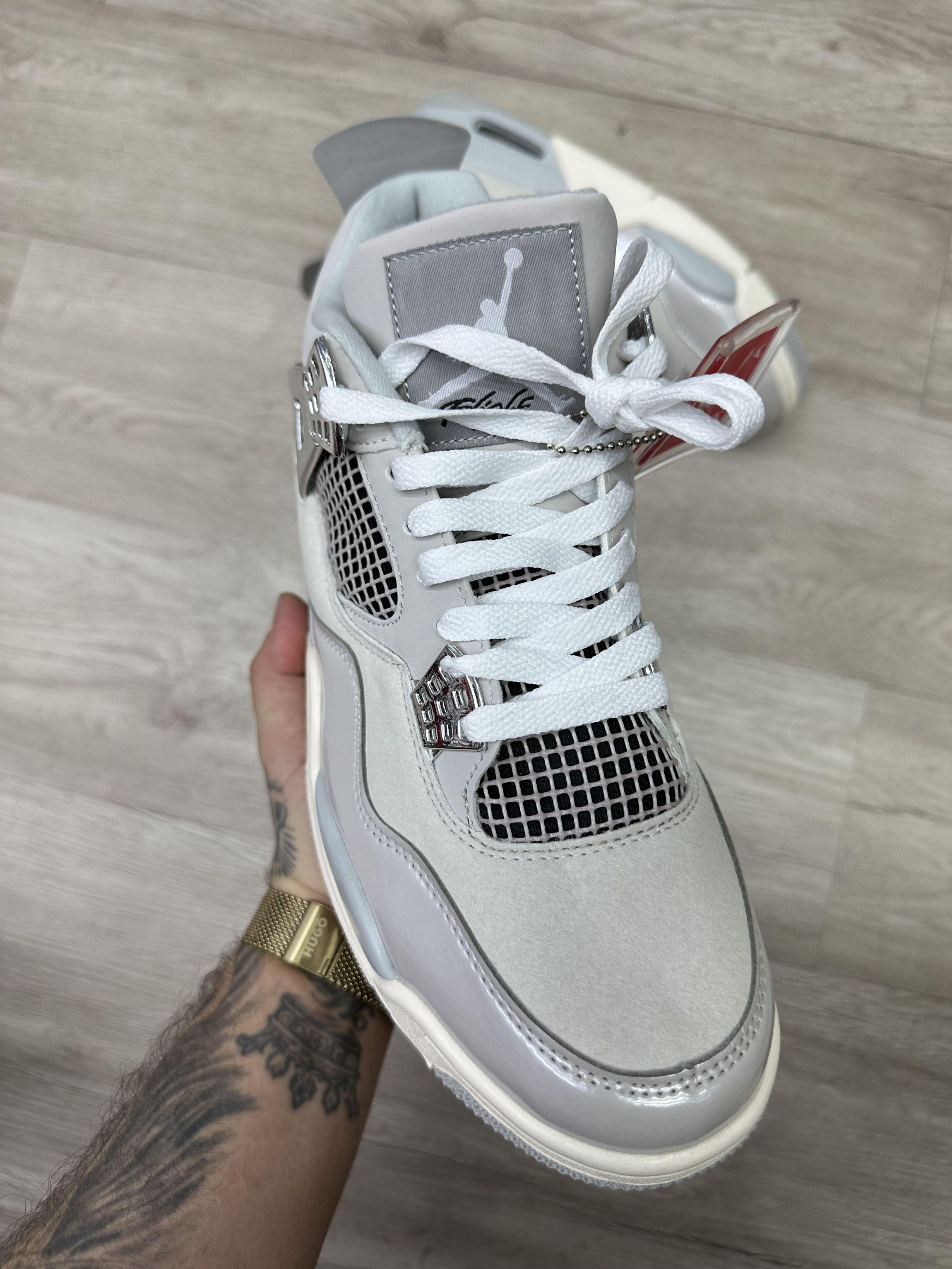 Comprar Tênis Air Jordan 4 - R$800,00