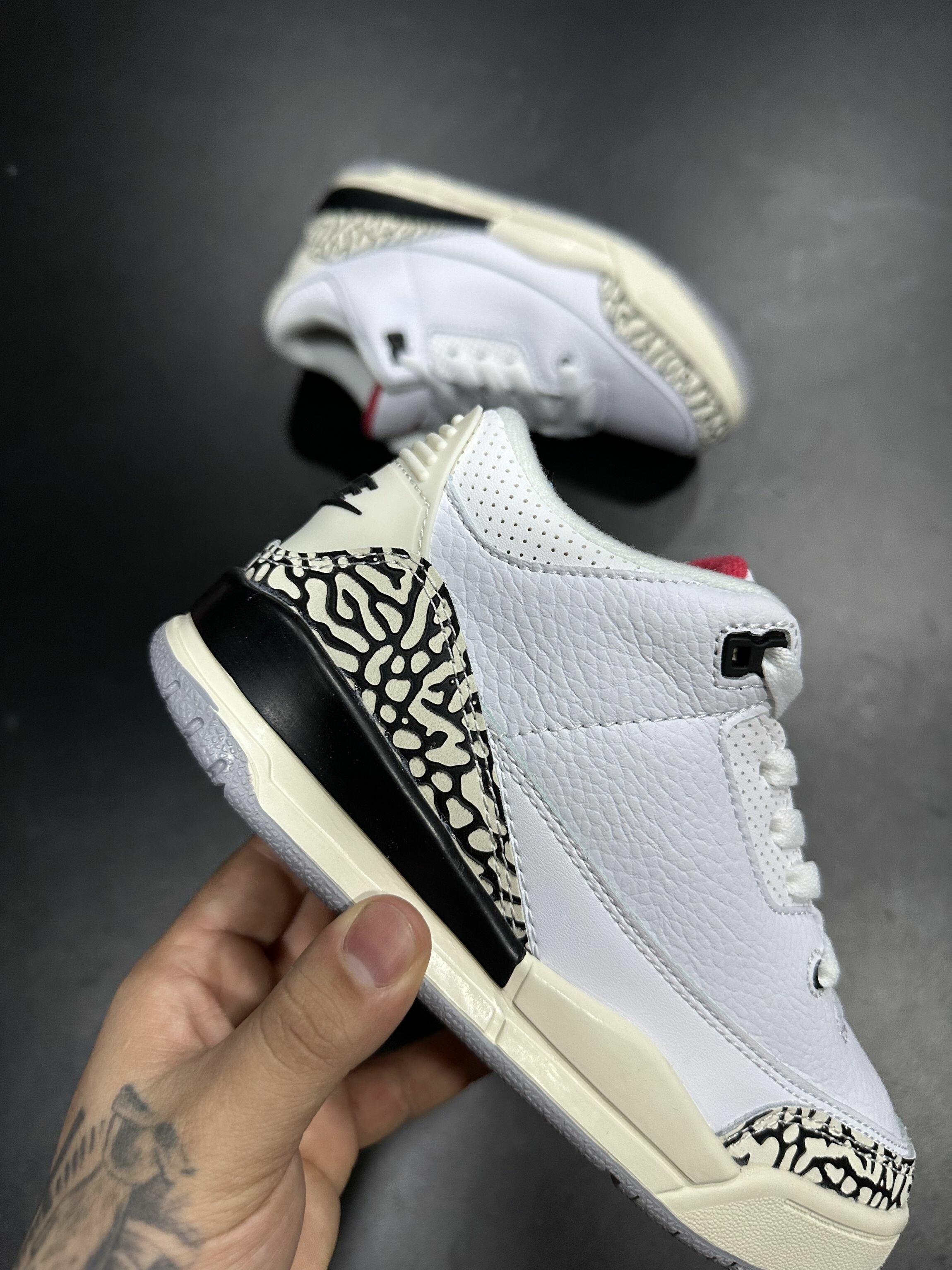 Comprar AIR JORDAN 3 RETRÔ - R$800,00
