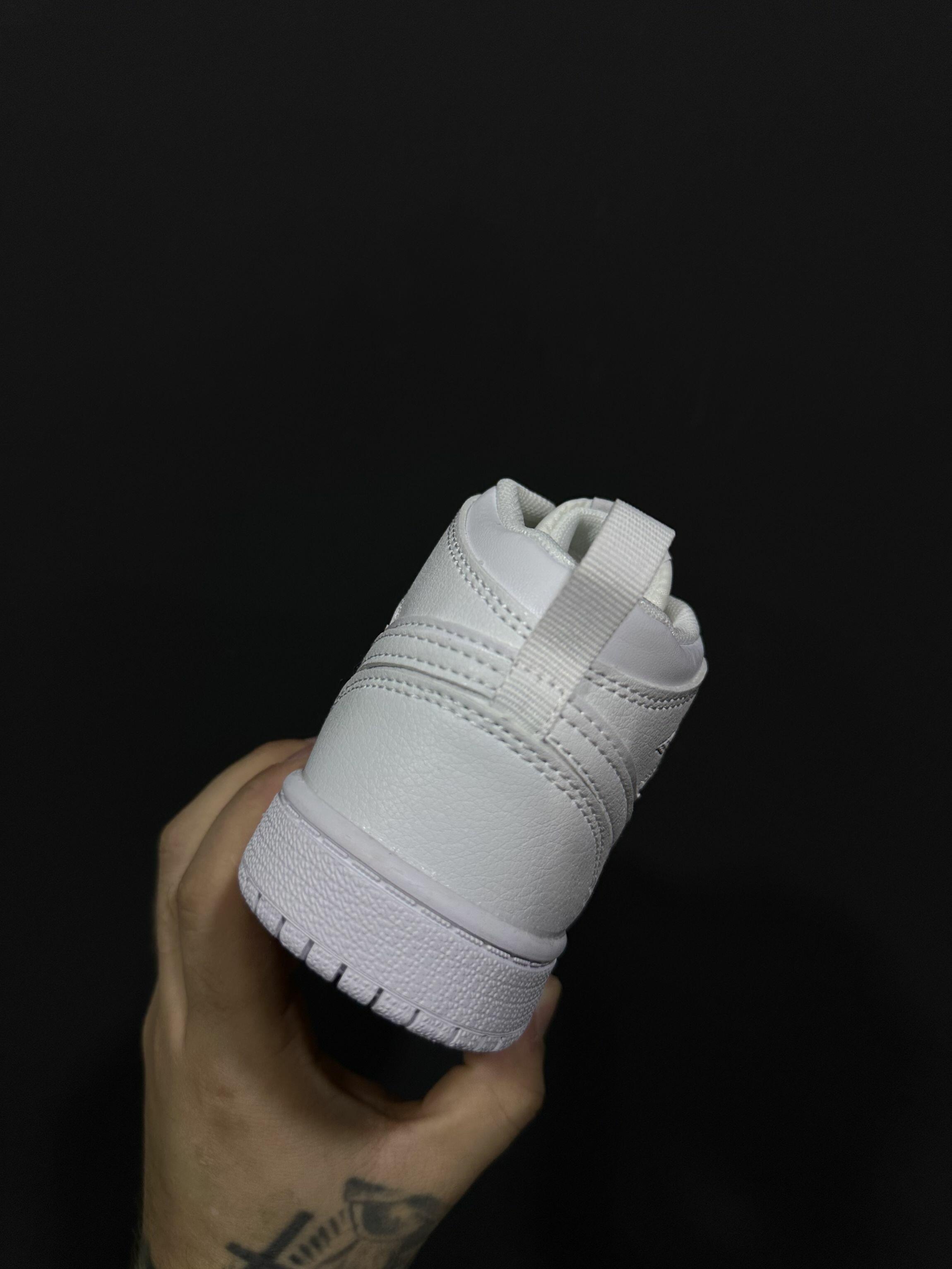 Comprar Tênis Nike Air Jordan 1 - R$800,00
