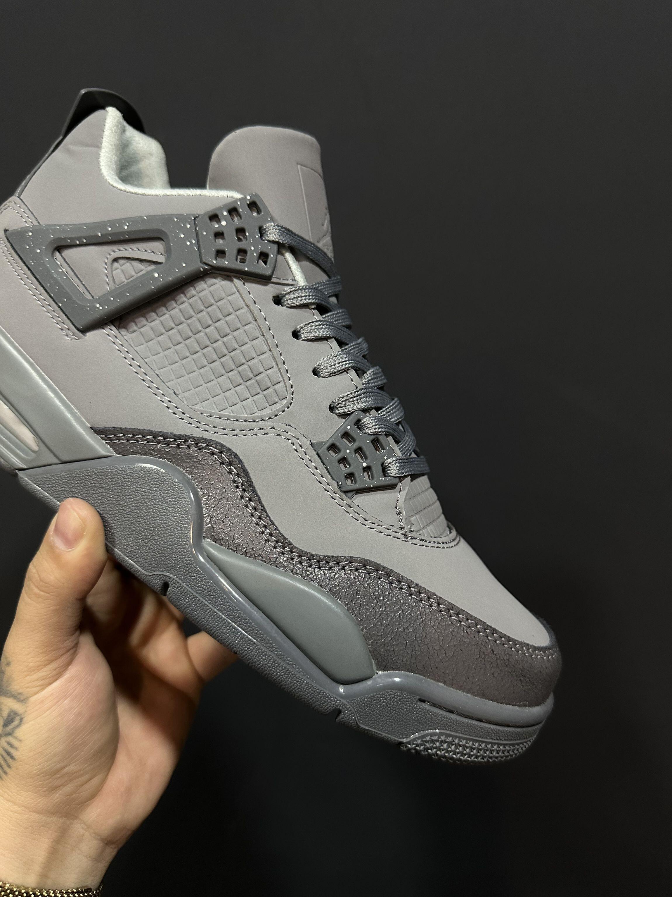 Comprar Tênis Air Jordan 4 Retro - R$800,00