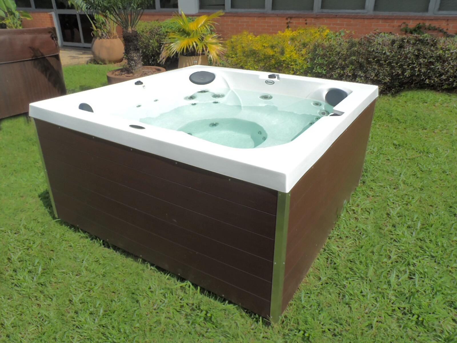 Comprar SPA J195 -JACUZZI - c/ Capa Térmica - a partir de R$41.961,07