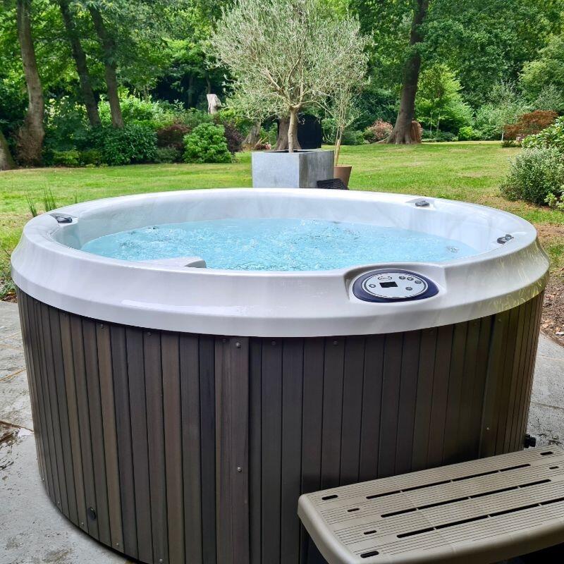 Comprar SPA J210 -JACUZZI - c/ Capa Térmica - a partir de R$60.555,30