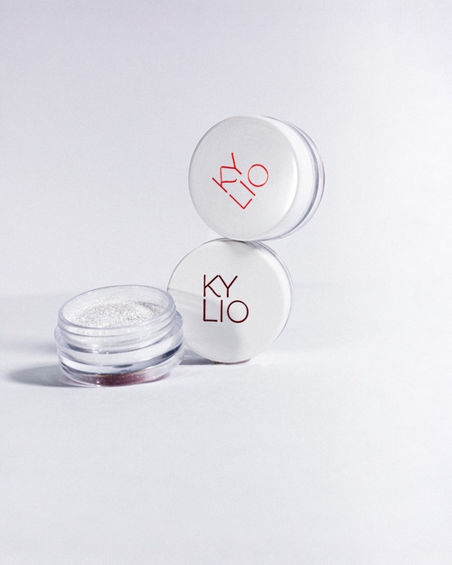 KYLIO MAKEUP