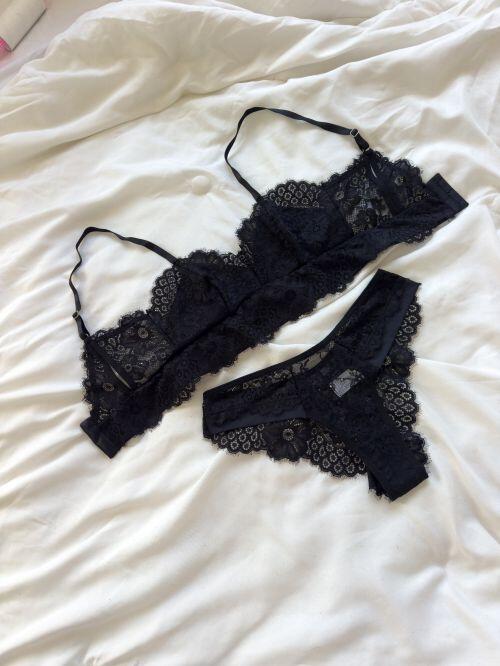 Comprar Conjunto Mia S/ Aro na renda chantilly e forrado em Microfibra ...