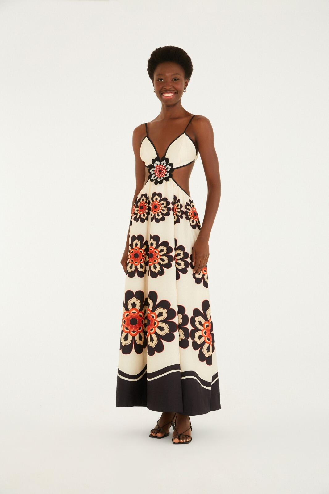 Comprar Vestido Flor Fiorella Evase Bege Seda Farm - Inverno 2026