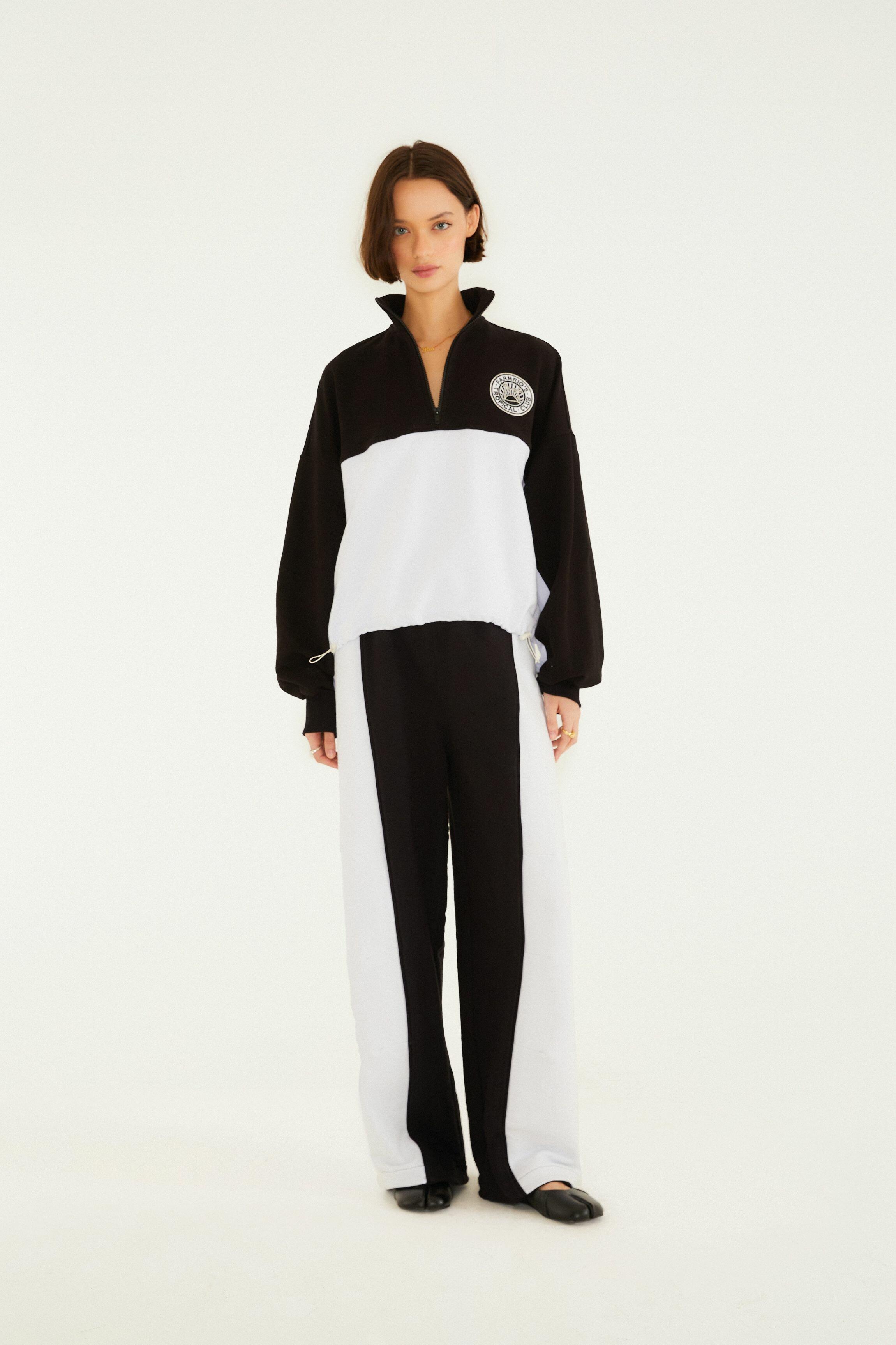 Comprar Calça Moletom Patch Preto FARM - Alto Inverno 2026