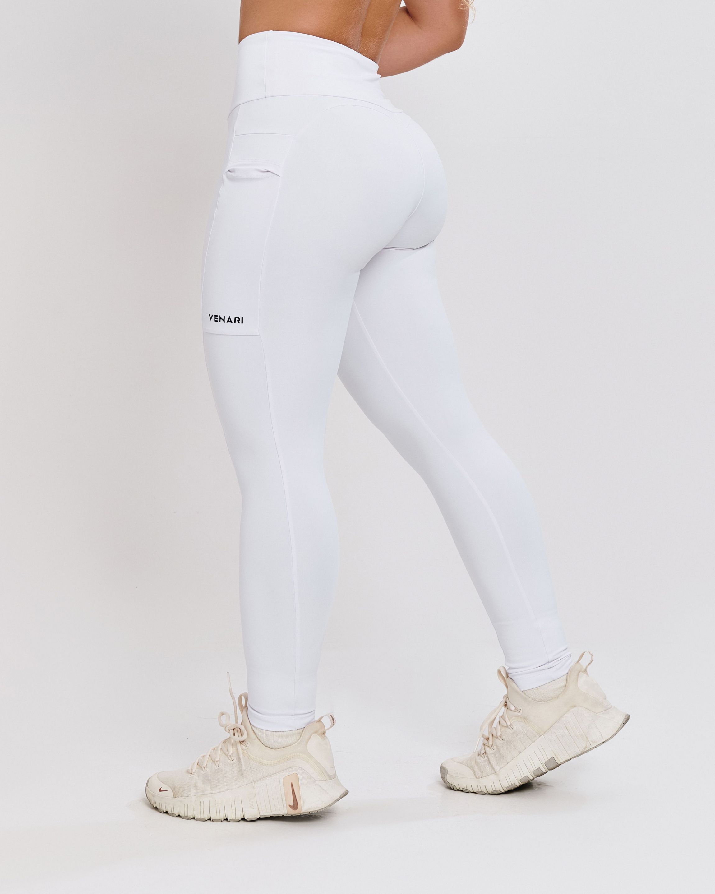 Comprar Calça Legging Bolso Branca Ju Mamute - a partir de R$132,90 ...