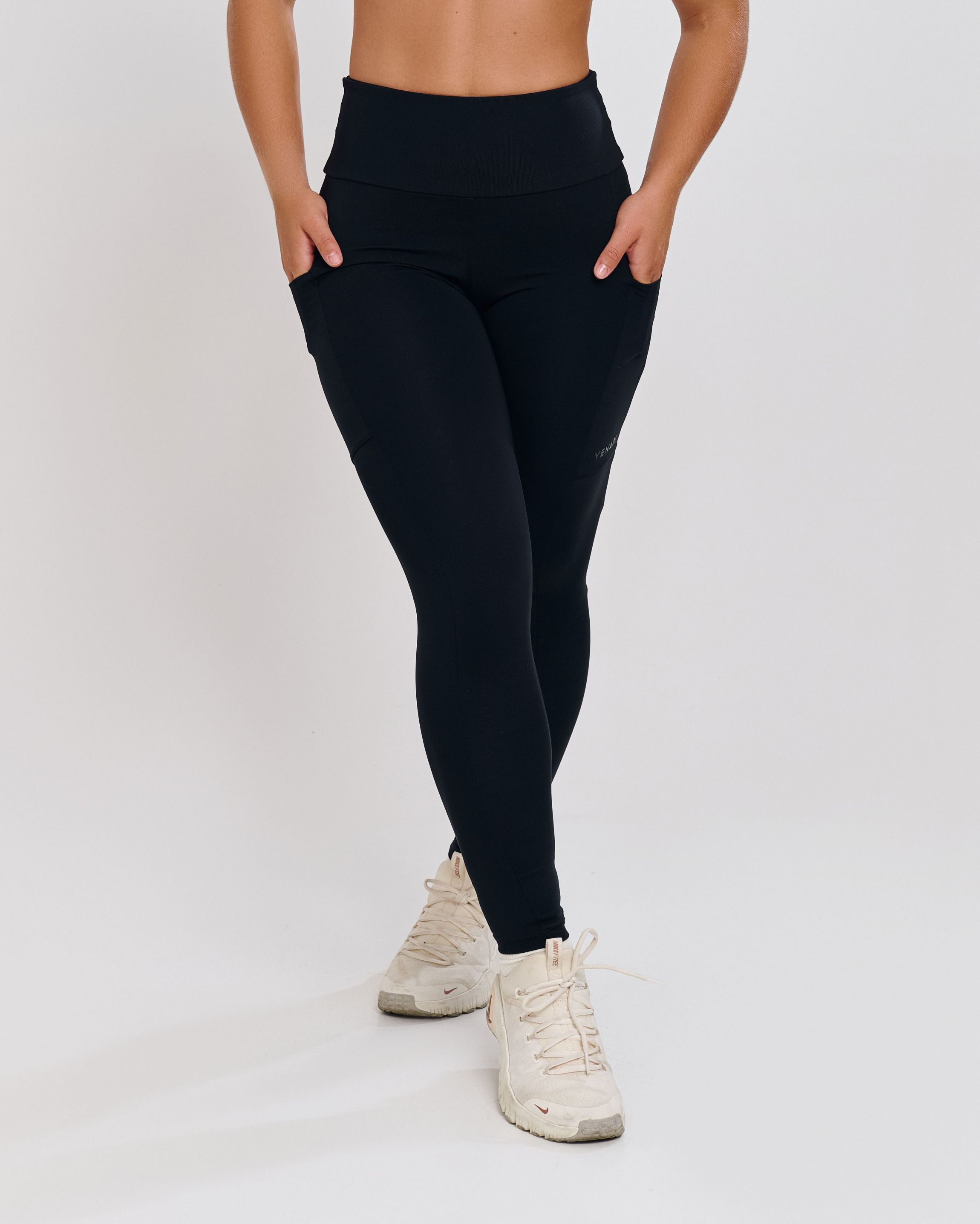 Comprar Calça Legging Bolso Preta Ju Mamute - a partir de R$132,90 ...