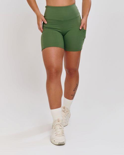 Comprar Short Bolso Verde Militar Ju Mamute - a partir de R$75,90
