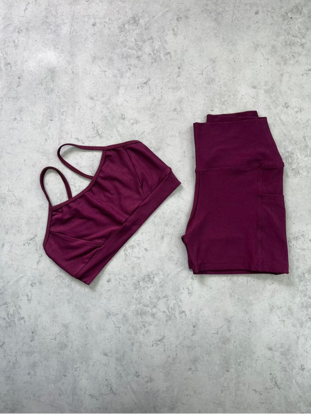 Comprar Short c/ Bolso + Top Manu - Compressão Ameixa - Criare Fitness