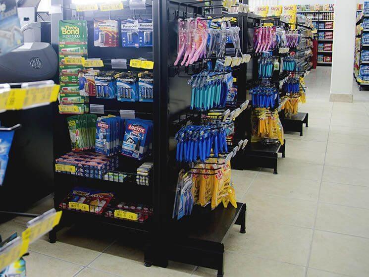 Comprar Check stand preto - Prateleiras de loja