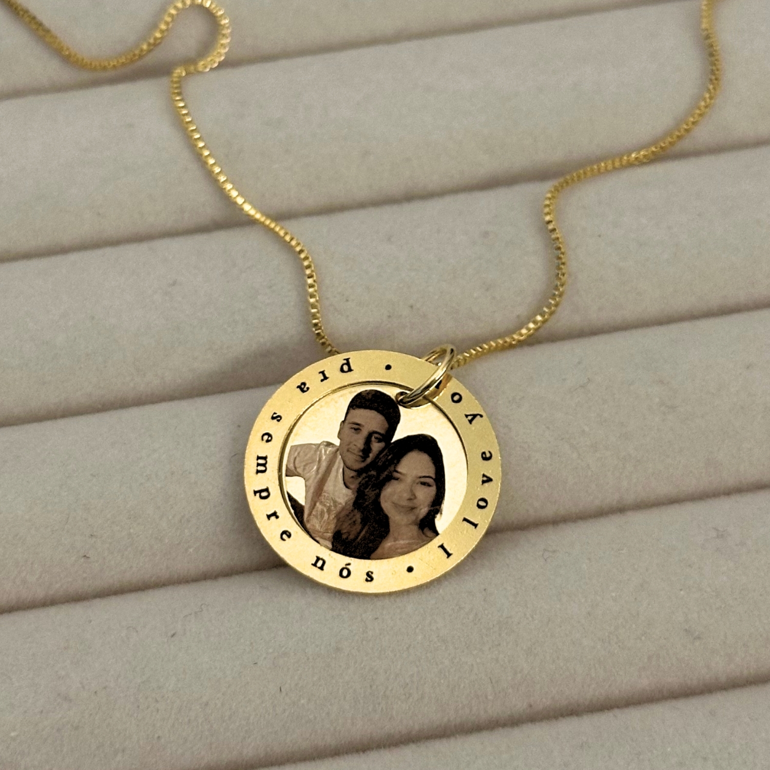 Comprar COLAR PERSONALIZADO CÍRCULO VAZADO E MENOR - FOTOGRAVAÇÃO - a ...