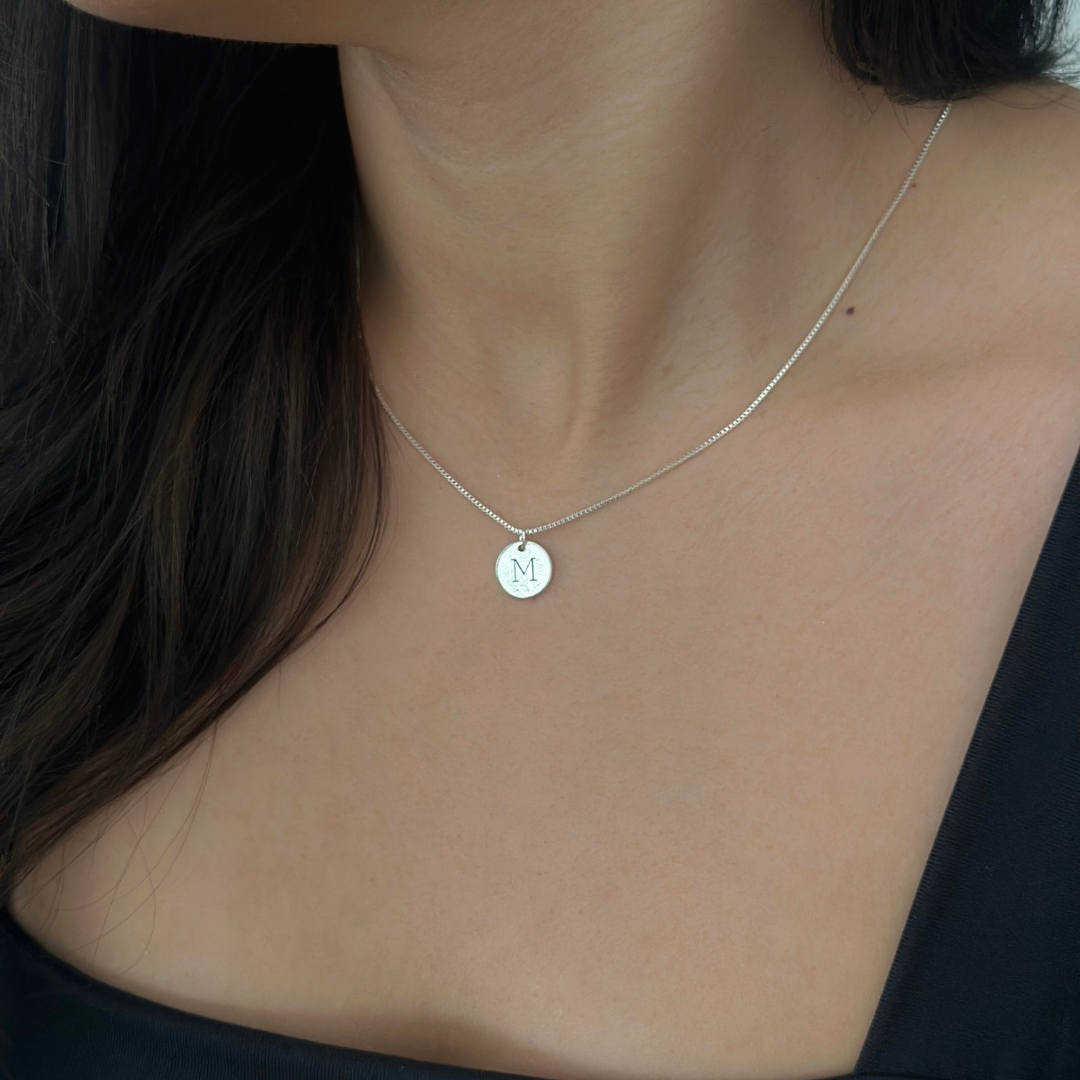 Comprar COLAR INICIAL BANHADO EM PRATA 925 - de R$80,91 a R$89,91 ...