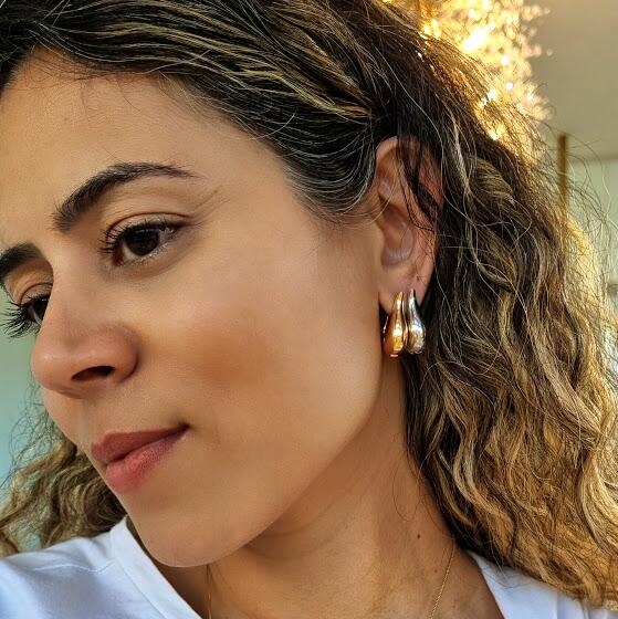 Brinco Harpa Curves Pequena Folheado a Ouro 18k - a partir de R$113,05