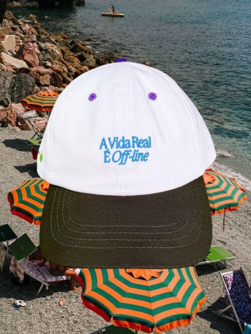 Comprar Boné Premium Dad Hat - A Vida Real é Off-line - a partir de R$94,05