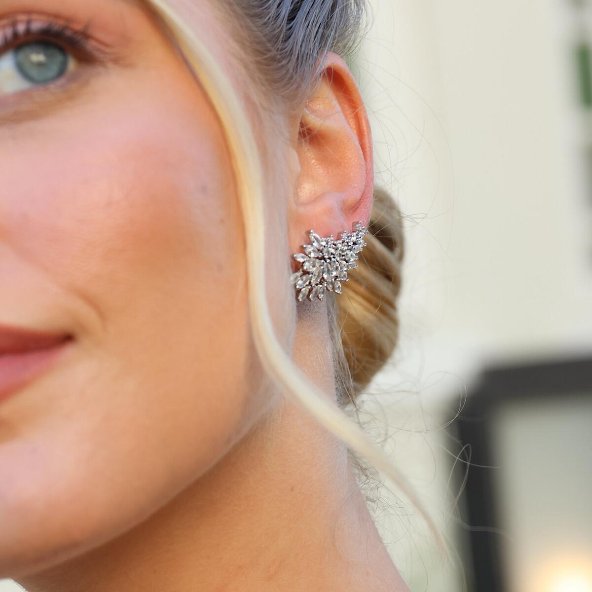 Ear Cuff Noiva Pedraria Elegante Semijoia | Acessórios Blanc - R$289,90