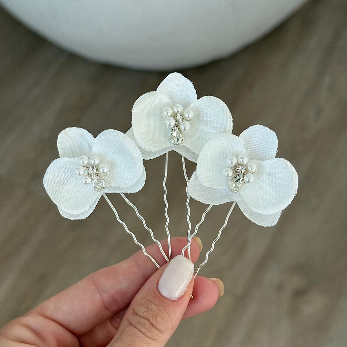 Grinalda Florzinhas de Tecido Para Noiva | Acessórios Blanc - R$189,90