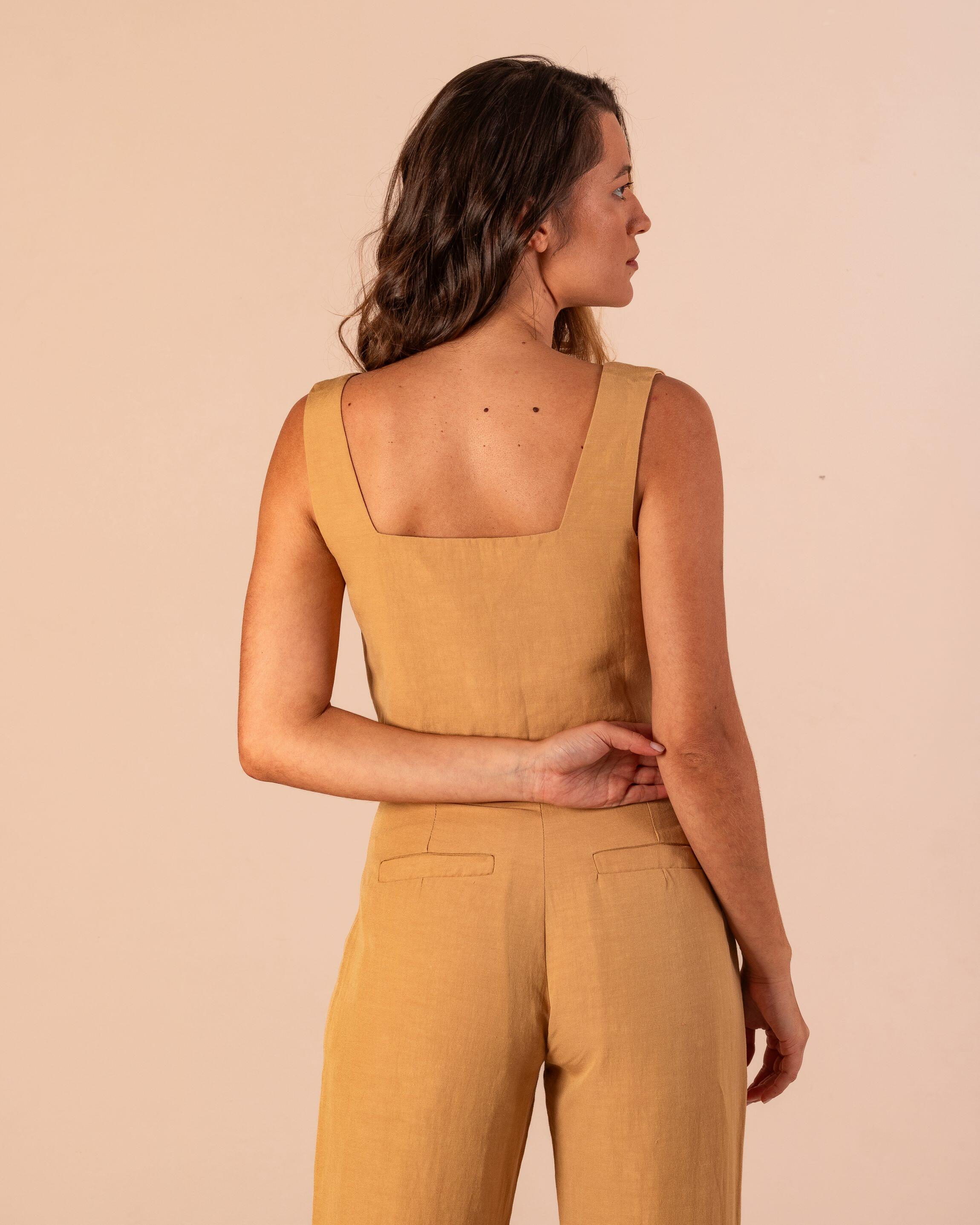 Comprar Top Essencial Linho Areia - a partir de R$112,34