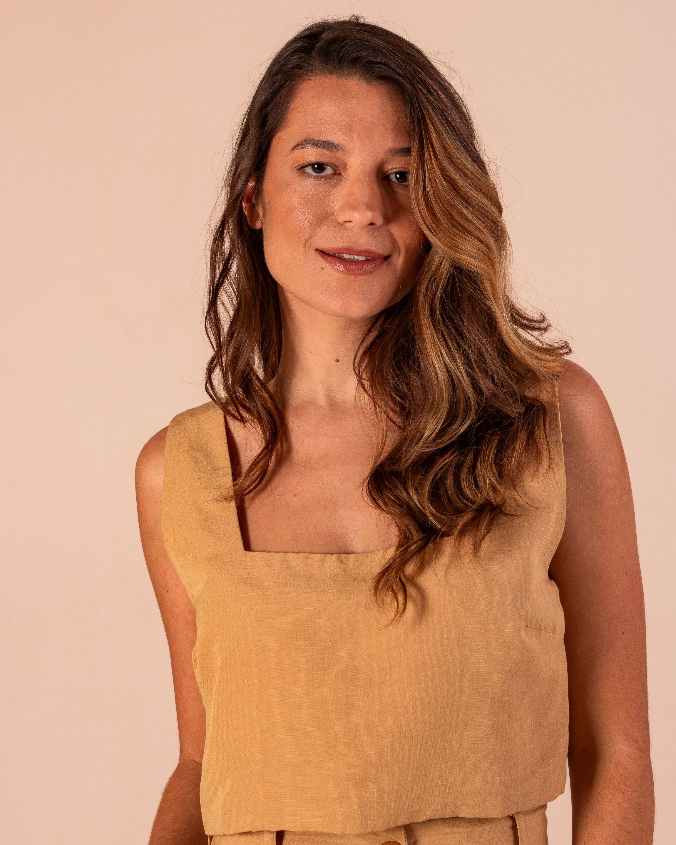 Comprar Top Essencial Linho Areia - a partir de R$112,34