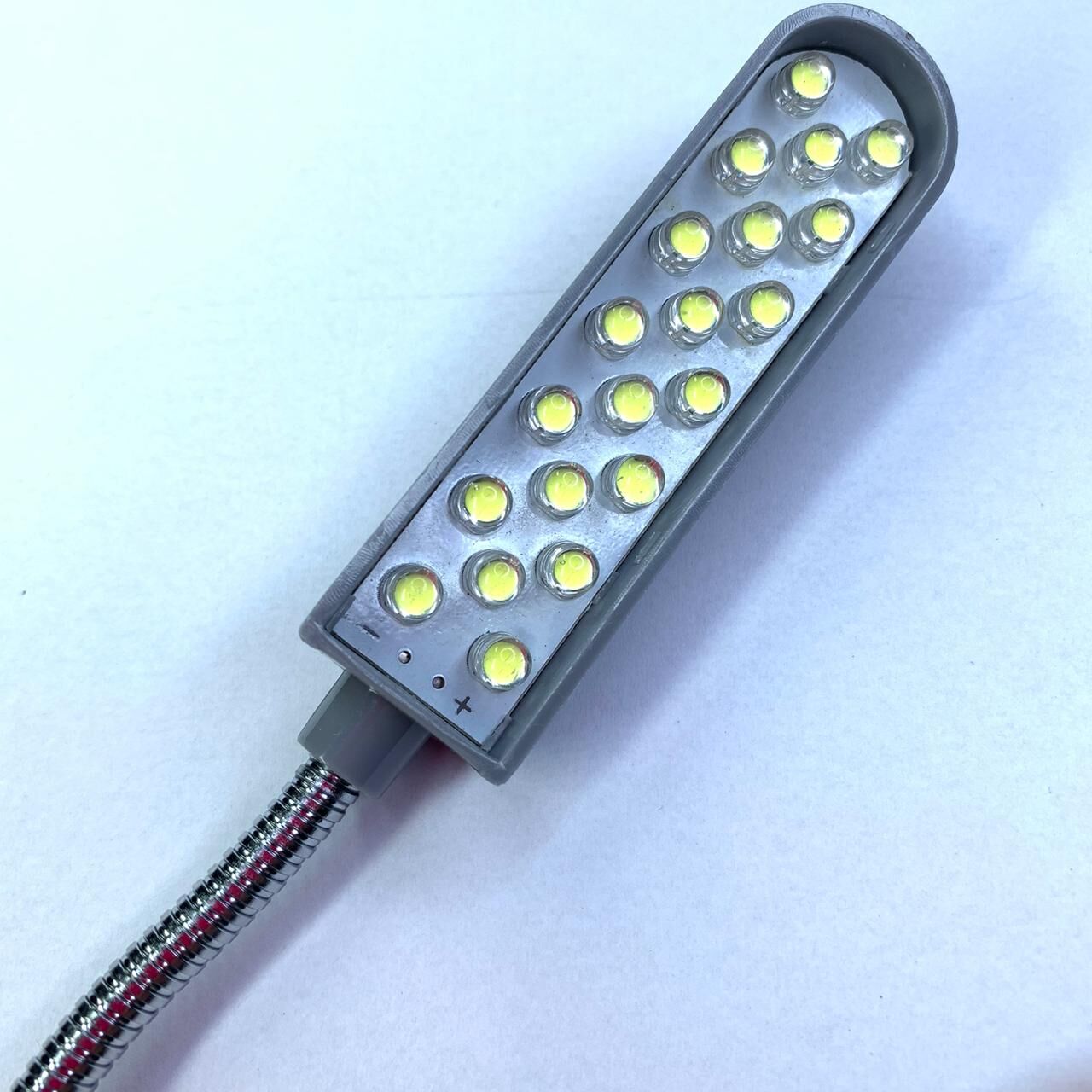 Comprar Luminaria 20 Leds P/ Maq Bivolt C/ Ima E Tomada - a partir de R ...