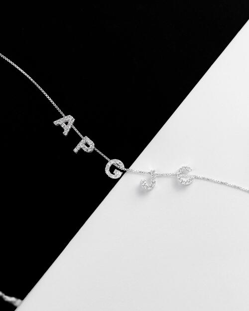 Colar de Prata Letra Inicial Cravejada | Toque Pessoal