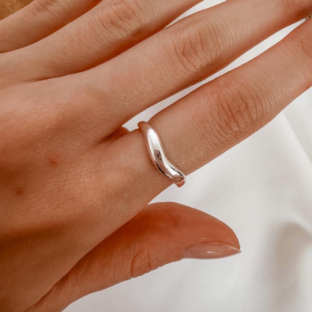 Comprar Anel Daily Ondulado Liso - Ella de Prata | Joias em Prata 925