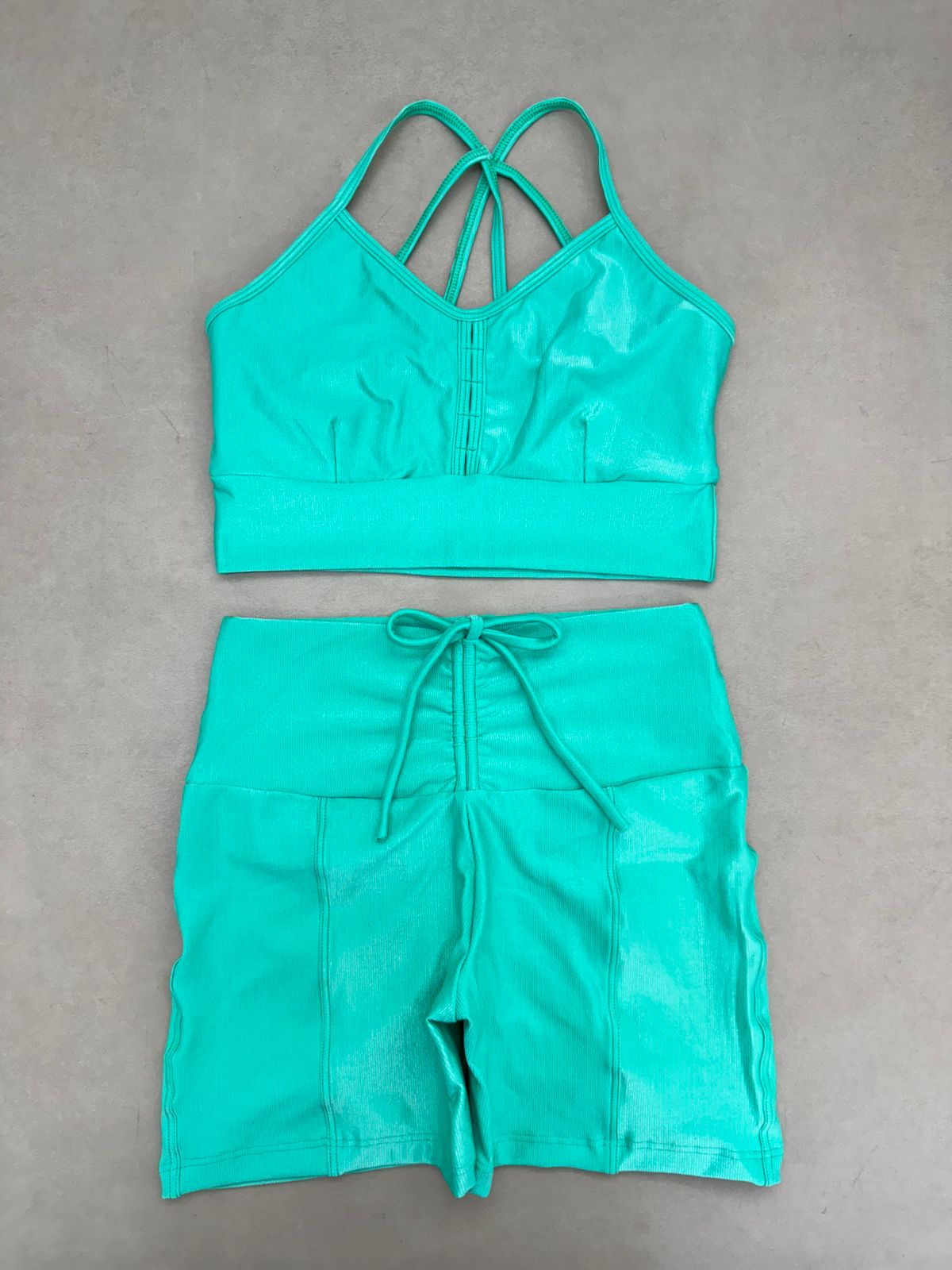 Comprar Conjunto Short Empina + Top Dani Compressão Verde Menta - R$65,00 - Dalu Fitness ...