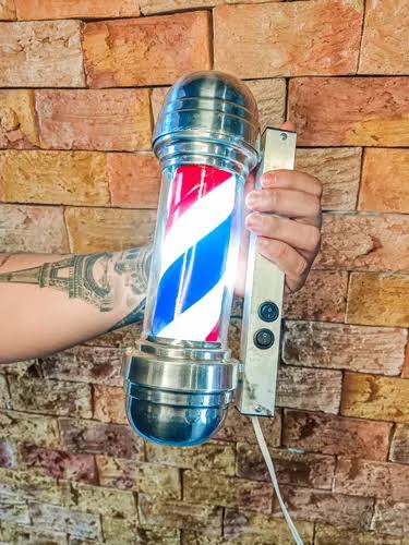 Mini Barber Pole Poste Barbeiro 30cm Sem Globo Em Promoção - a partir ...